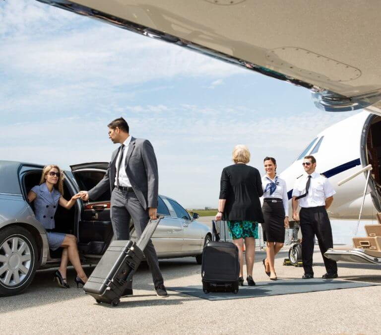 A Complete Comparison Guide: Private Jet vs Commercial Flights