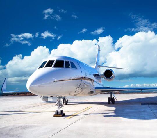 A Complete Comparison Guide: Private Jet vs Commercial Flights