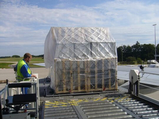 Revolutionizing Air Cargo: Real-Time Tracking and Management