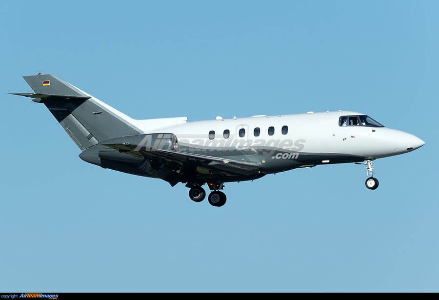 Hawker Beechcraft 750 | Private Jet Aircraft Guide | Chapman Freeborn ...