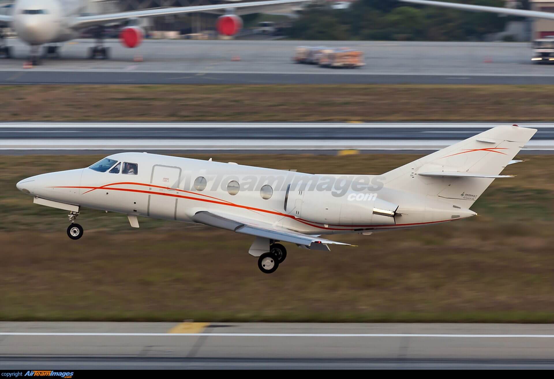 Dassault Falcon 100 | Private Jet Aircraft Guide | Chapman Freeborn ...